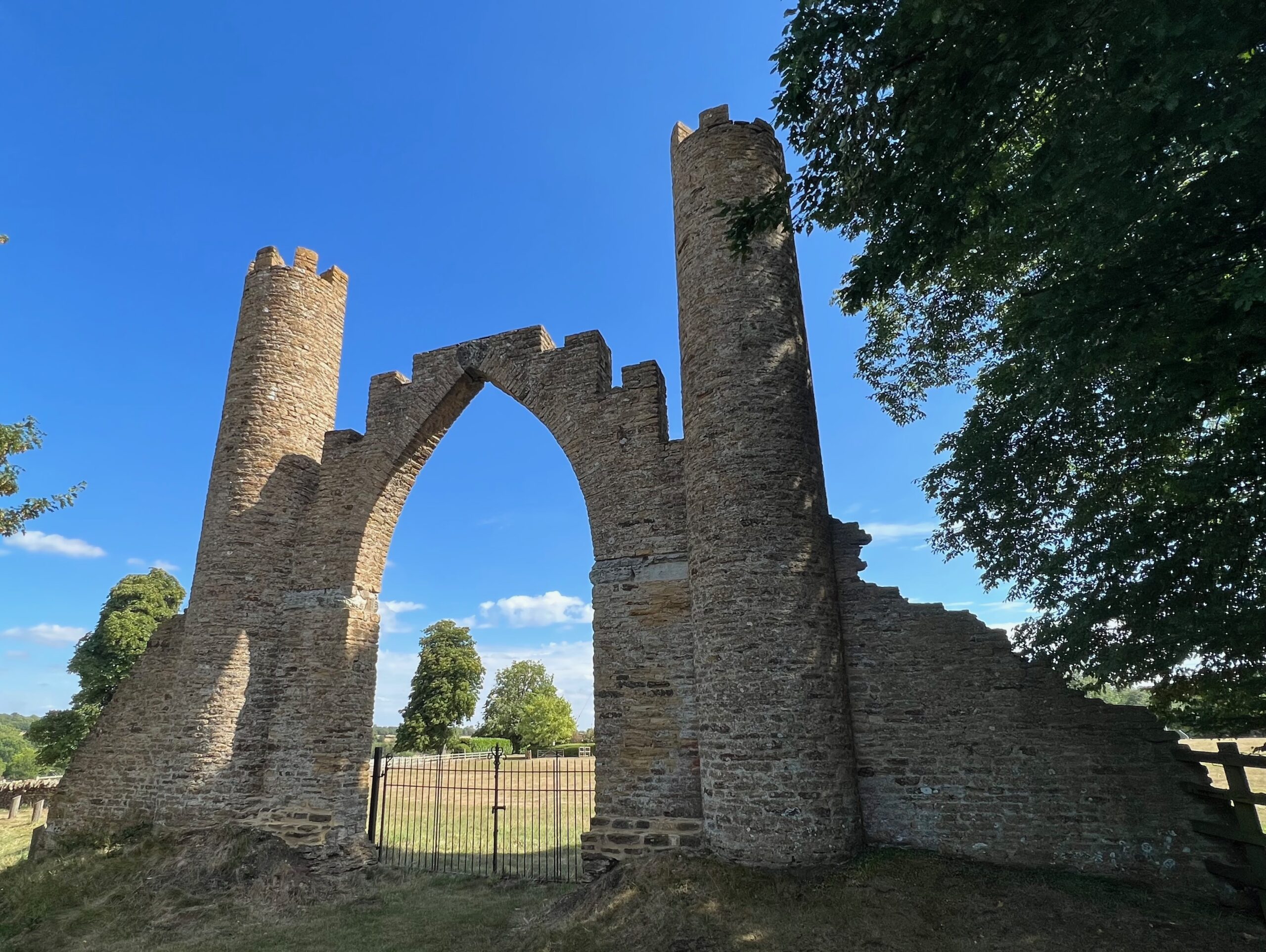 Boughton Park – The Folly Flaneuse