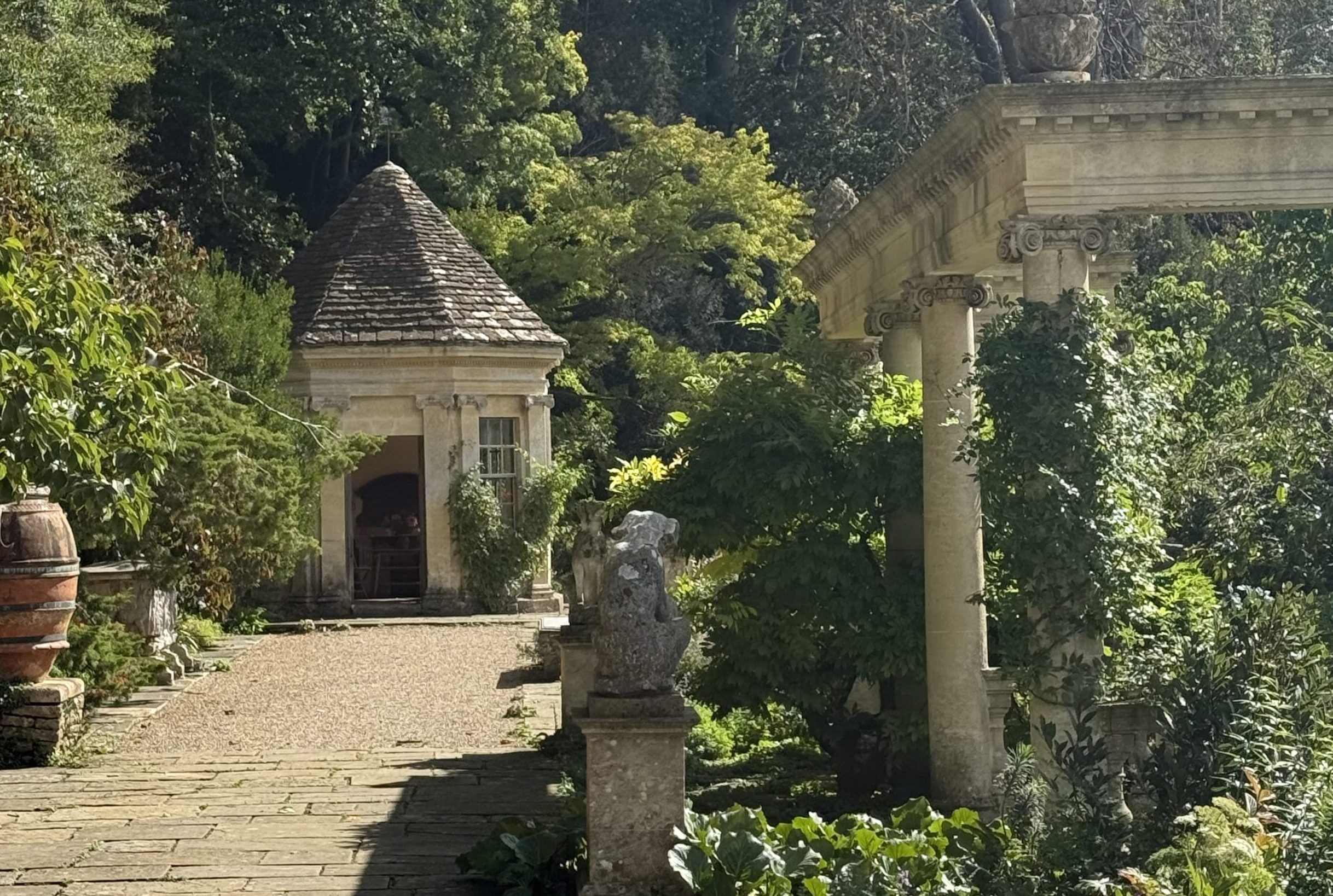 Fragments and Connections – The Folly Flaneuse