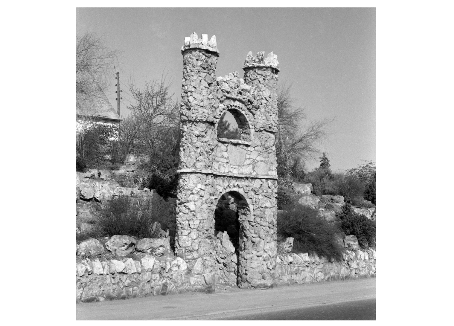 ‘The Gateway’, Breedon-on-the-Hill, Leicestershire – The Folly Flâneuse